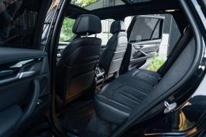 Black BMW X5 2015 in Vilnius, with an engine capacity of 2.99 L and mileage of 256 thousand km for 20490 €, photo 22 on AUTOMOTO.COM.LV