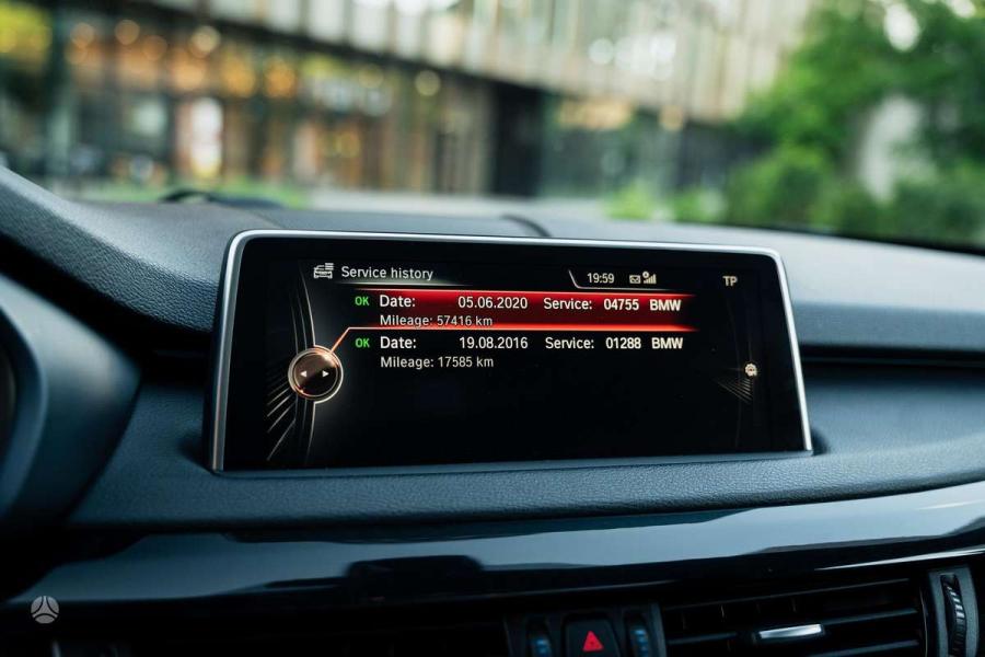 Black BMW X5 2015 in Vilnius, with an engine capacity of 2.99 L and mileage of 256 thousand km for 20490 €, photo 38 on AUTOMOTO.COM.LV