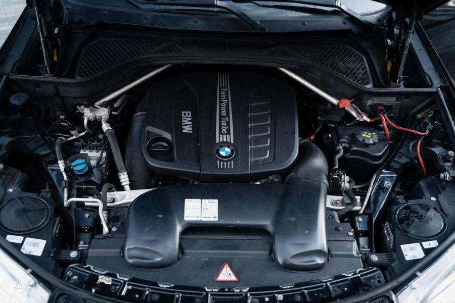 Black BMW X5 2015 in Vilnius, with an engine capacity of 2.99 L and mileage of 256 thousand km for 20490 €, photo 40 on AUTOMOTO.COM.LV