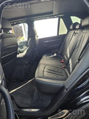 Black BMW X5 2015 in Preili, with an engine capacity of 3.00 L and mileage of 126 thousand km for 28500 €, photo 7 on AUTOMOTO.COM.LV