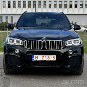 Black BMW X5 2015 in Riga, with an engine capacity of 3.00 L and mileage of 254 thousand km for 21900 €, photo 4 on AUTOMOTO.COM.LV