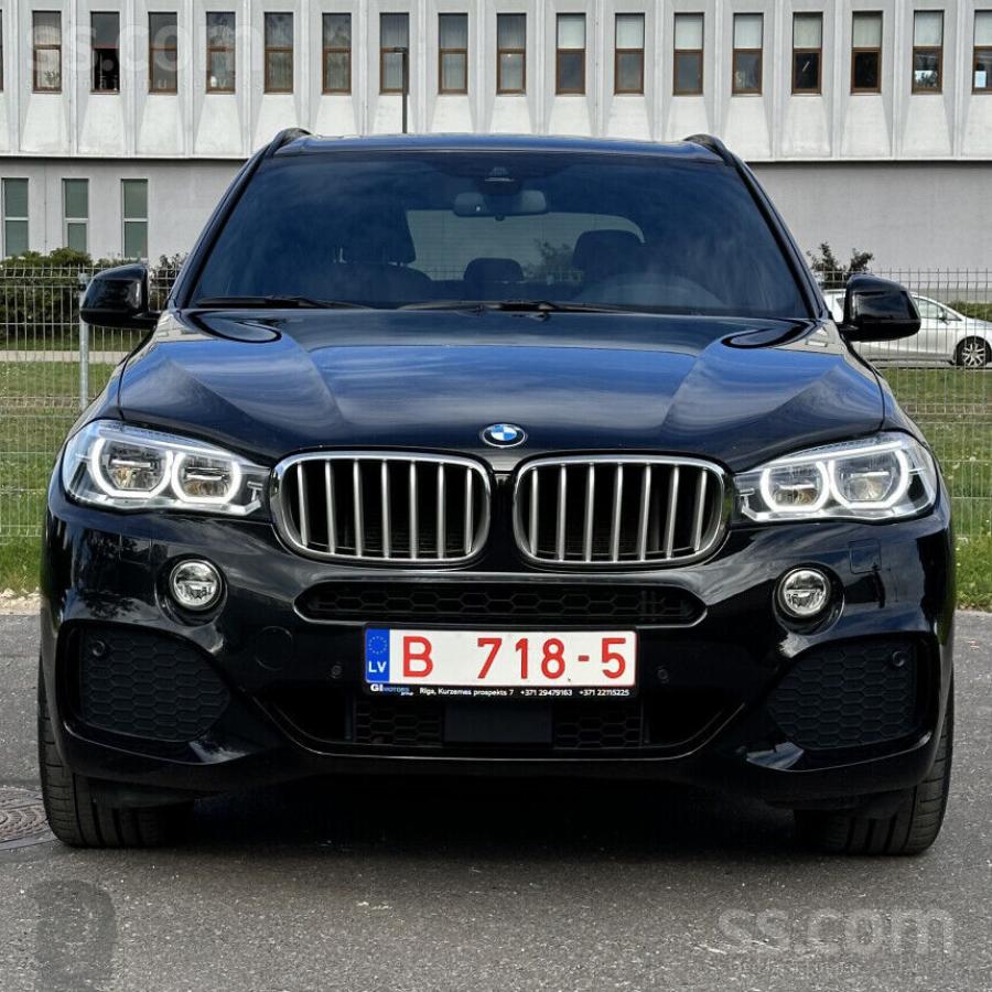 Black BMW X5 2015 in Riga, with an engine capacity of 3.00 L and mileage of 254 thousand km for 21900 €, photo 4 on AUTOMOTO.COM.LV