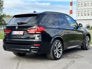 Black BMW X5 2015 in Riga, with an engine capacity of 3.00 L and mileage of 254 thousand km for 21900 €, photo 5 on AUTOMOTO.COM.LV