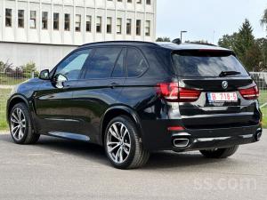 Black BMW X5 2015 in Riga, with an engine capacity of 3.00 L and mileage of 254 thousand km for 21900 €, photo 6 on AUTOMOTO.COM.LV