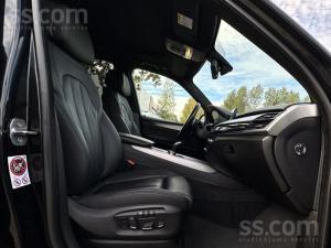 Black BMW X5 2015 in Riga, with an engine capacity of 3.00 L and mileage of 254 thousand km for 21900 €, photo 7 on AUTOMOTO.COM.LV