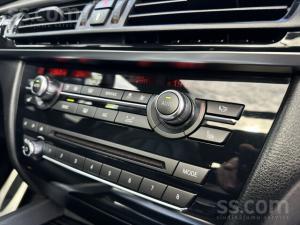 Black BMW X5 2015 in Riga, with an engine capacity of 3.00 L and mileage of 254 thousand km for 21900 €, photo 9 on AUTOMOTO.COM.LV