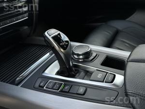 Black BMW X5 2015 in Riga, with an engine capacity of 3.00 L and mileage of 254 thousand km for 21900 €, photo 13 on AUTOMOTO.COM.LV