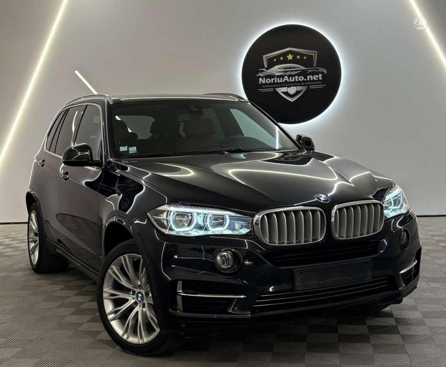 Black BMW X5 2015 in Marijampole, with an engine capacity of 2.99 L and mileage of 233 thousand km for 20999 €, photo 1 on AUTOMOTO.COM.LV
