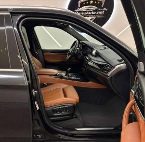 Black BMW X5 2015 in Marijampole, with an engine capacity of 2.99 L and mileage of 233 thousand km for 20999 €, photo 17 on AUTOMOTO.COM.LV