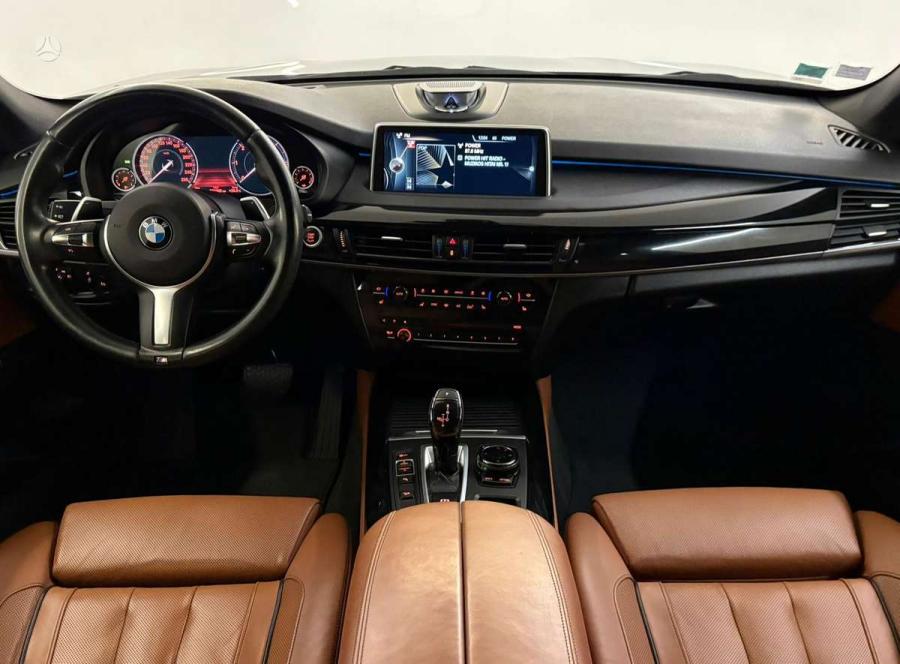 Black BMW X5 2015 in Marijampole, with an engine capacity of 2.99 L and mileage of 233 thousand km for 20999 €, photo 20 on AUTOMOTO.COM.LV