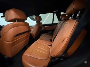Black BMW X5 2015 in Marijampole, with an engine capacity of 2.99 L and mileage of 233 thousand km for 20999 €, photo 23 on AUTOMOTO.COM.LV
