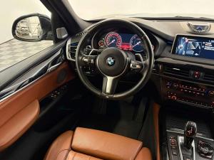 Black BMW X5 2015 in Marijampole, with an engine capacity of 2.99 L and mileage of 233 thousand km for 20999 €, photo 25 on AUTOMOTO.COM.LV