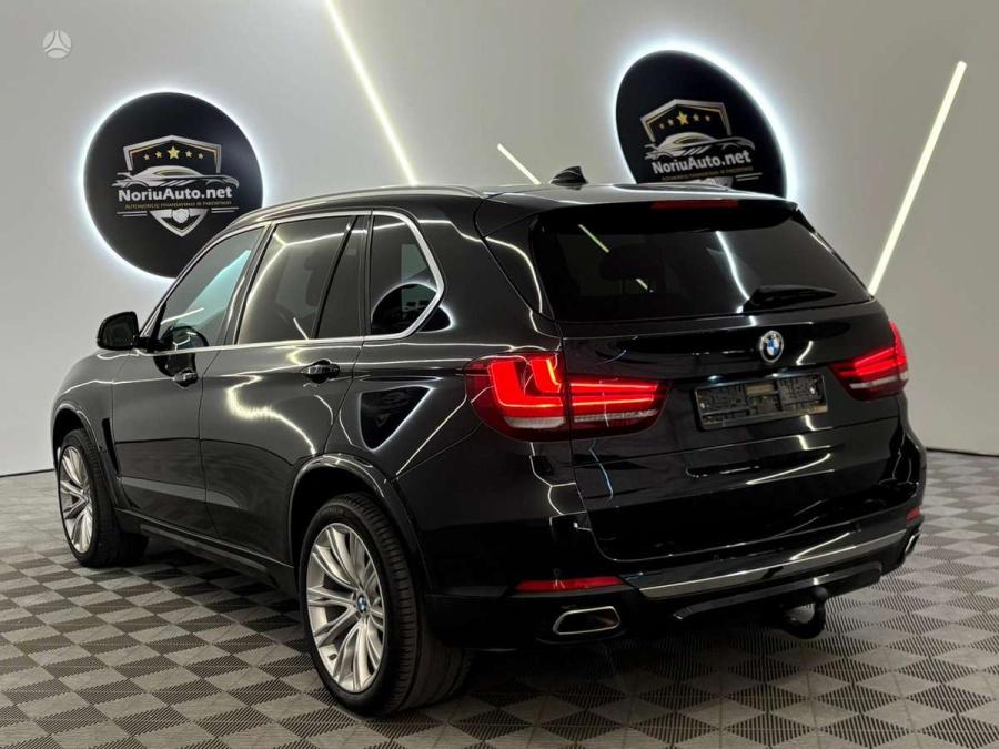 Black BMW X5 2015 in Marijampole, with an engine capacity of 2.99 L and mileage of 233 thousand km for 20999 €, photo 35 on AUTOMOTO.COM.LV