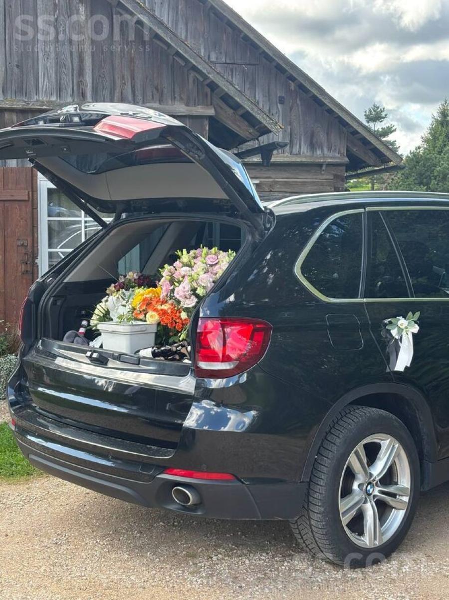 Black BMW X5 2015 in Riga, with an engine capacity of 3.00 L and mileage of 240 thousand km for 16800 €, photo 11 on AUTOMOTO.COM.LV
