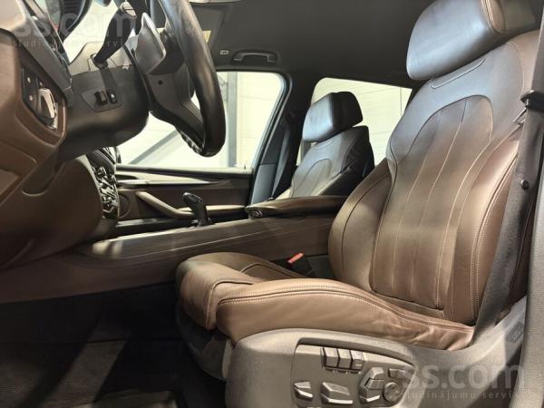 BMW X5 2015 Rīga vietnē Melns BMW X5 2015 Rīga, ar dzinēja tilpumu 3.00 L un nobraukumu 170 tūkst. km par 18900 €, foto 8 vietnē AUTOMOTO.COM.LV