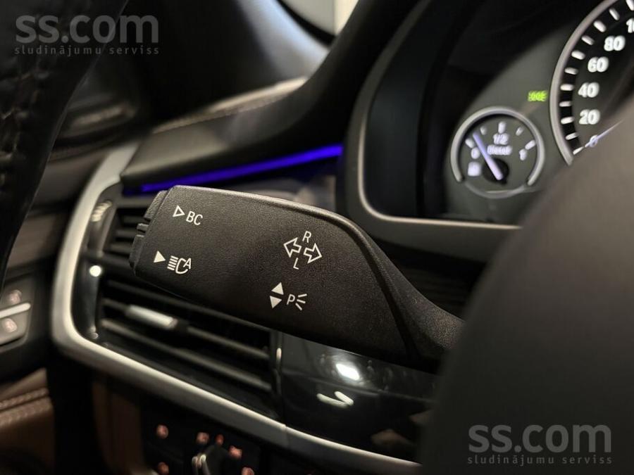 Melns BMW X5 2015 Rīga, ar dzinēja tilpumu 3.00 L un nobraukumu 170 tūkst. km par 18900 €, foto 13 vietnē AUTOMOTO.COM.LV