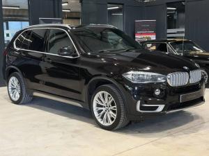 Black BMW X5 2015 in Riga, with an engine capacity of 3.00 L and mileage of 170 thousand km for 18900 €, photo 1 on AUTOMOTO.COM.LV