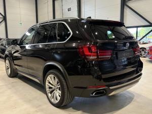 Black BMW X5 2015 in Riga, with an engine capacity of 3.00 L and mileage of 170 thousand km for 18900 €, photo 5 on AUTOMOTO.COM.LV