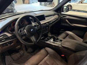 Black BMW X5 2015 in Riga, with an engine capacity of 3.00 L and mileage of 170 thousand km for 18900 €, photo 7 on AUTOMOTO.COM.LV