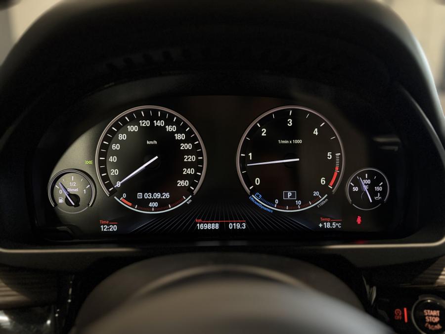 Black BMW X5 2015 in Riga, with an engine capacity of 3.00 L and mileage of 170 thousand km for 18900 €, photo 14 on AUTOMOTO.COM.LV