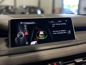 Black BMW X5 2015 in Riga, with an engine capacity of 3.00 L and mileage of 170 thousand km for 18900 €, photo 19 on AUTOMOTO.COM.LV