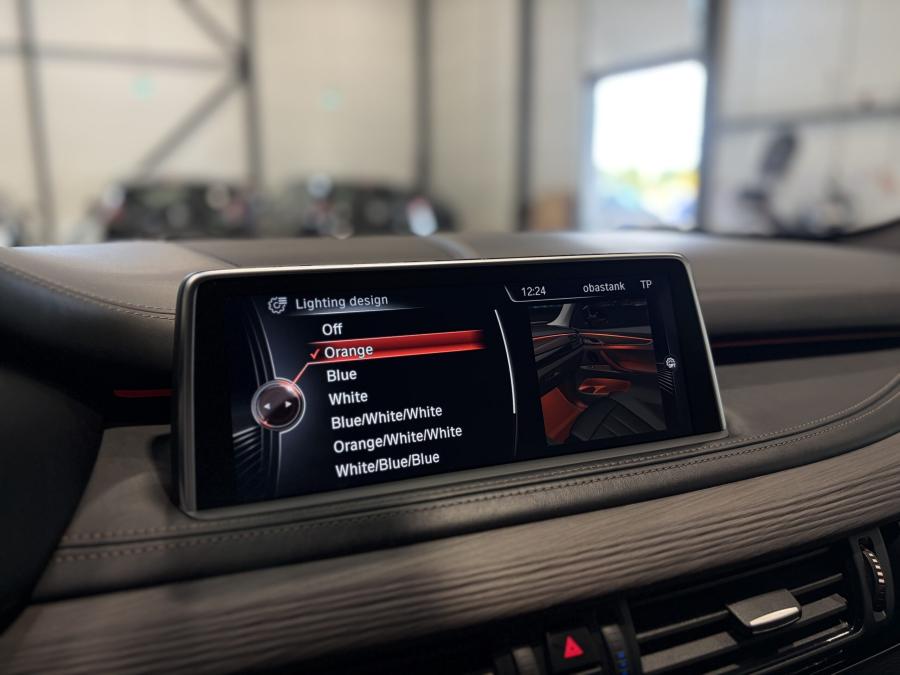 Black BMW X5 2015 in Riga, with an engine capacity of 3.00 L and mileage of 170 thousand km for 18900 €, photo 20 on AUTOMOTO.COM.LV