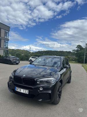 BMW X5 2015 Kauņa vietnē Melns BMW X5 2015 Kauņa, ar dzinēja tilpumu 3.00 L un nobraukumu 148 tūkst. km par 19500 €, foto 1 vietnē AUTOMOTO.COM.LV
