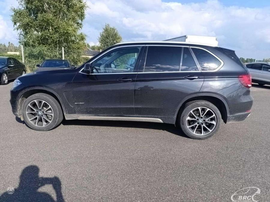 Melns BMW X5 2015 Viļņa, ar dzinēja tilpumu 4.40 L un nobraukumu 283 tūkst. km par 11900 €, foto 4 vietnē AUTOMOTO.COM.LV