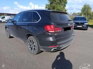 Melns BMW X5 2015 Viļņa, ar dzinēja tilpumu 4.40 L un nobraukumu 283 tūkst. km par 11900 €, foto 5 vietnē AUTOMOTO.COM.LV