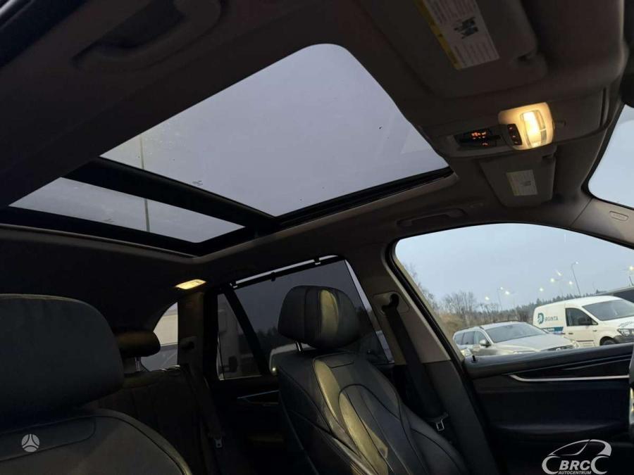 Melns BMW X5 2015 Viļņa, ar dzinēja tilpumu 4.40 L un nobraukumu 283 tūkst. km par 11900 €, foto 18 vietnē AUTOMOTO.COM.LV