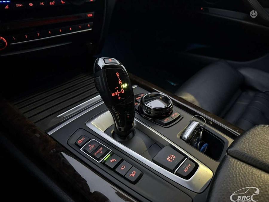 Melns BMW X5 2015 Viļņa, ar dzinēja tilpumu 4.40 L un nobraukumu 283 tūkst. km par 11900 €, foto 29 vietnē AUTOMOTO.COM.LV