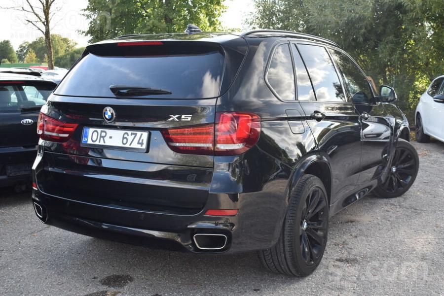 Melns BMW X5 2015 Kuldīga, ar dzinēja tilpumu 3.00 L un nobraukumu 0 tūkst. km par 21990 €, foto 3 vietnē AUTOMOTO.COM.LV