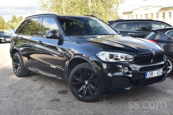 BMW X5 2015 in Kuldiga on AUTOMOTO.COM.LV Black BMW X5 2015 in Kuldiga, with an engine capacity of 3.00 L and mileage of 0 thousand km for 21990 €, photo 5 on AUTOMOTO.COM.LV