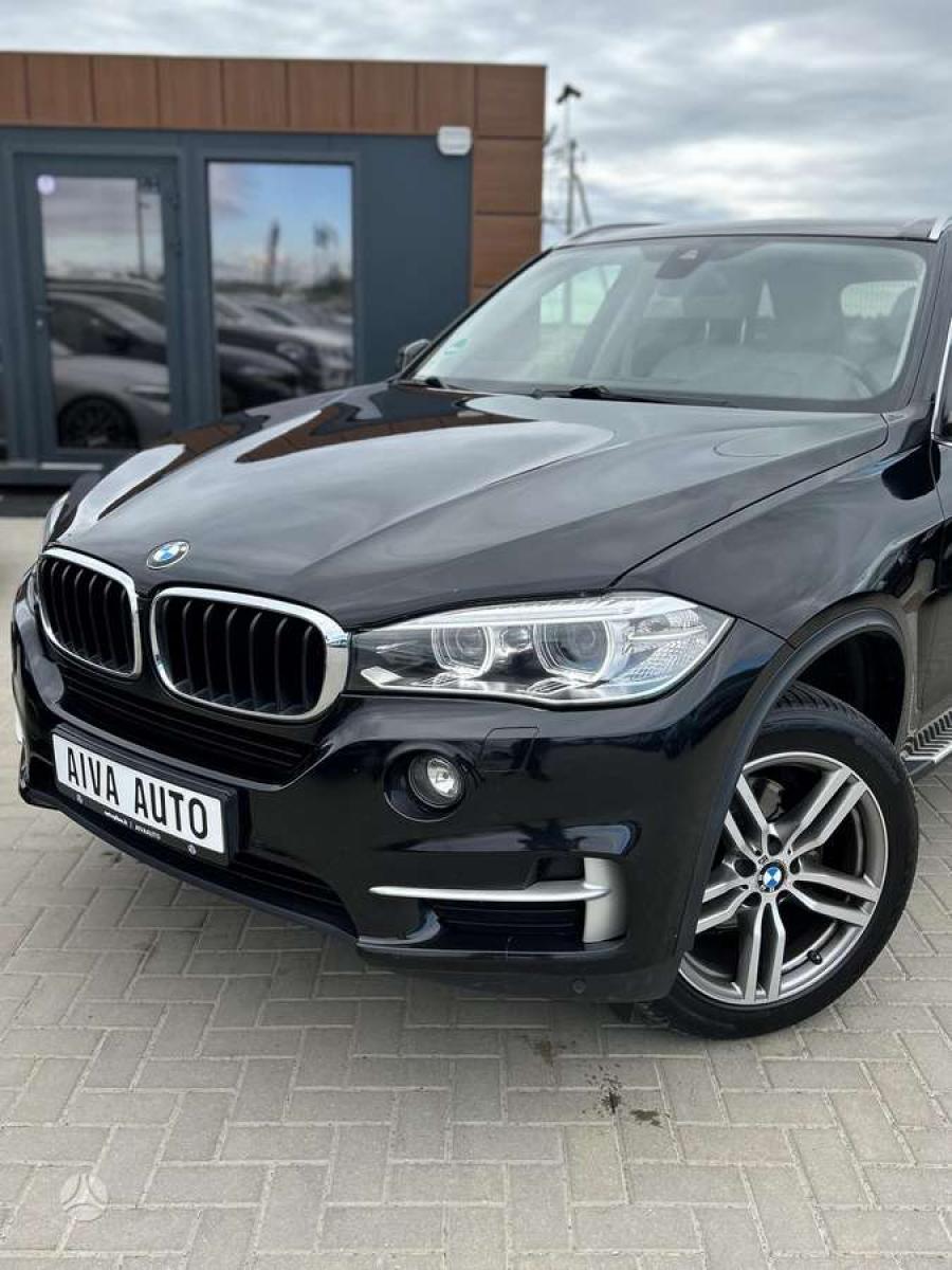 Black BMW X5 2015 in Kaunas, with an engine capacity of 2.00 L and mileage of 332 thousand km for 14600 €, photo 3 on AUTOMOTO.COM.LV