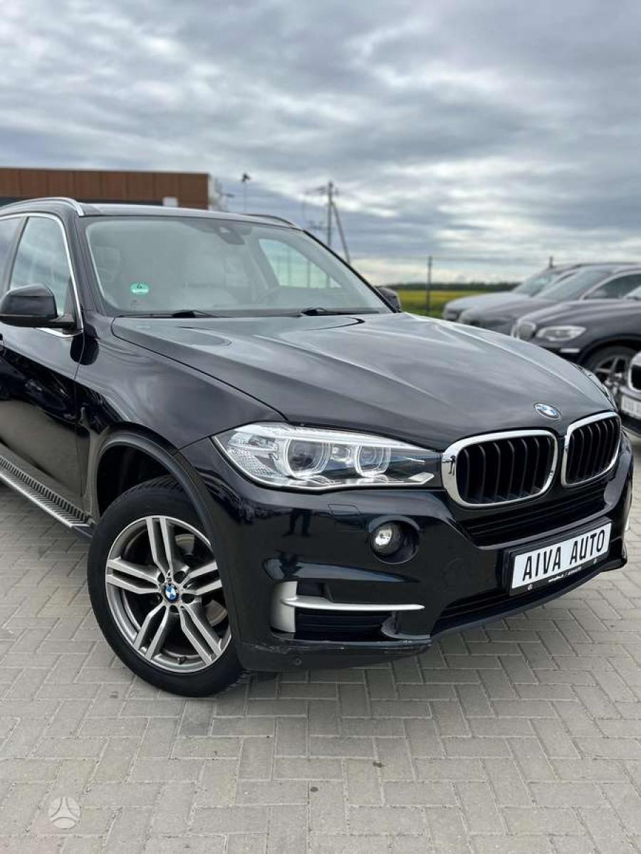Black BMW X5 2015 in Kaunas, with an engine capacity of 2.00 L and mileage of 332 thousand km for 14600 €, photo 5 on AUTOMOTO.COM.LV