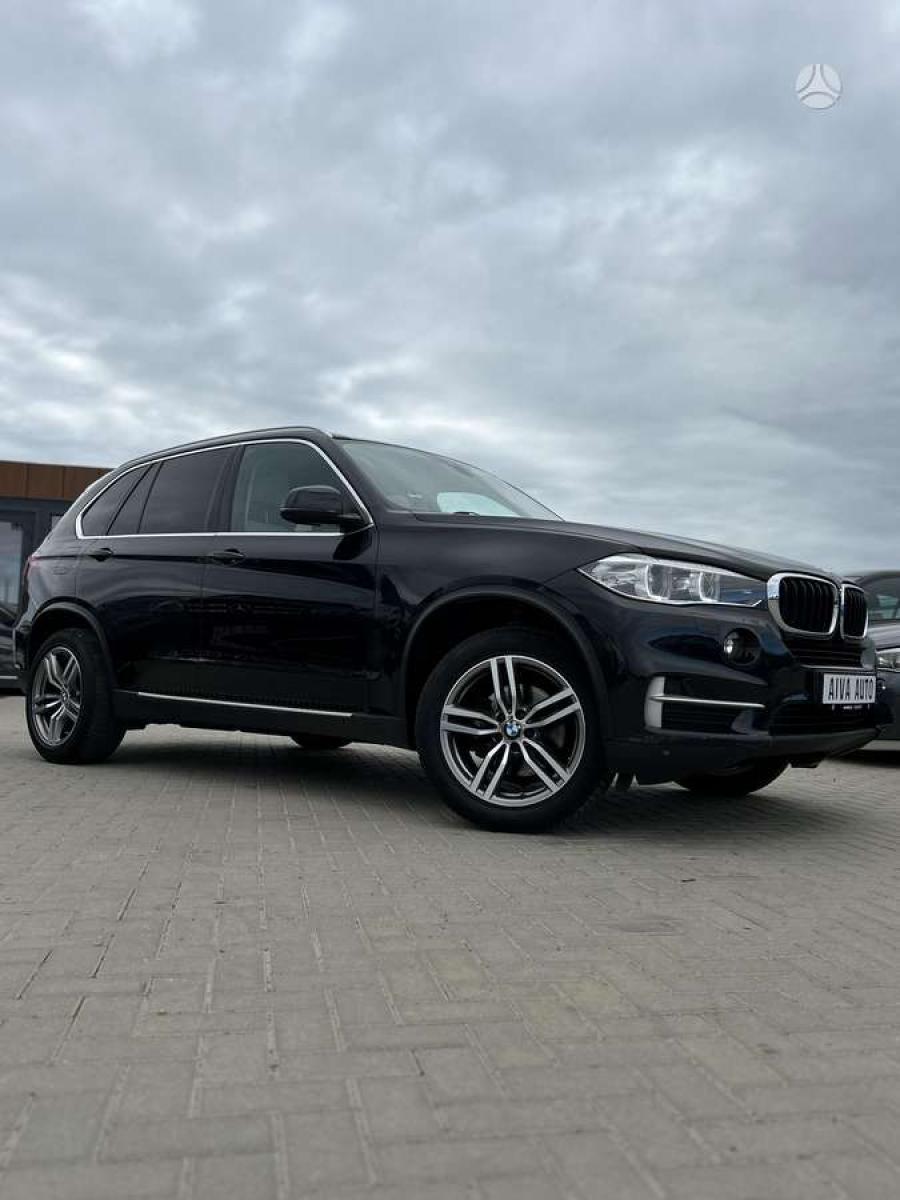Black BMW X5 2015 in Kaunas, with an engine capacity of 2.00 L and mileage of 332 thousand km for 14600 €, photo 7 on AUTOMOTO.COM.LV