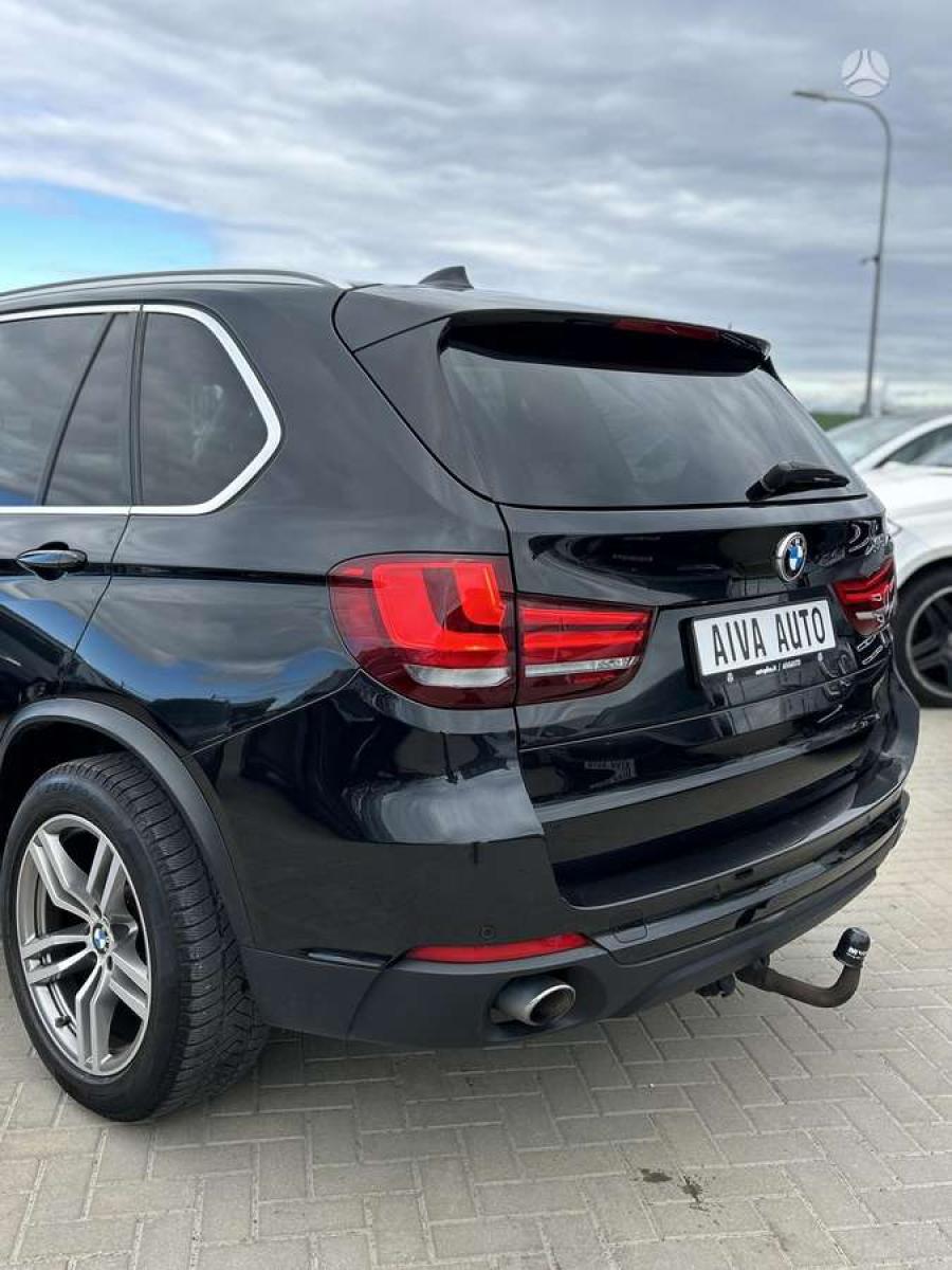 Black BMW X5 2015 in Kaunas, with an engine capacity of 2.00 L and mileage of 332 thousand km for 14600 €, photo 11 on AUTOMOTO.COM.LV