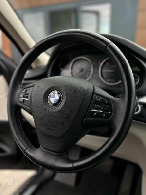 Black BMW X5 2015 in Kaunas, with an engine capacity of 2.00 L and mileage of 332 thousand km for 14600 €, photo 19 on AUTOMOTO.COM.LV