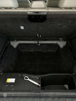 Black BMW X5 2015 in Kaunas, with an engine capacity of 2.00 L and mileage of 332 thousand km for 14600 €, photo 33 on AUTOMOTO.COM.LV