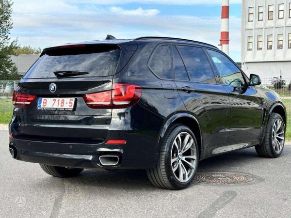 BMW X5 2015 in Riga on AUTOMOTO.COM.LV Black BMW X5 2015 in Riga, with an engine capacity of 2.99 L and mileage of 254 thousand km for 21900 €, photo 3 on AUTOMOTO.COM.LV
