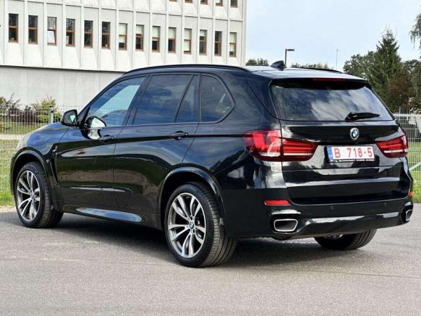 BMW X5 2015 in Riga on AUTOMOTO.COM.LV Black BMW X5 2015 in Riga, with an engine capacity of 2.99 L and mileage of 254 thousand km for 21900 €, photo 5 on AUTOMOTO.COM.LV