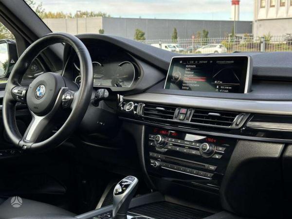 BMW X5 2015 in Riga on AUTOMOTO.COM.LV Black BMW X5 2015 in Riga, with an engine capacity of 2.99 L and mileage of 254 thousand km for 21900 €, photo 7 on AUTOMOTO.COM.LV