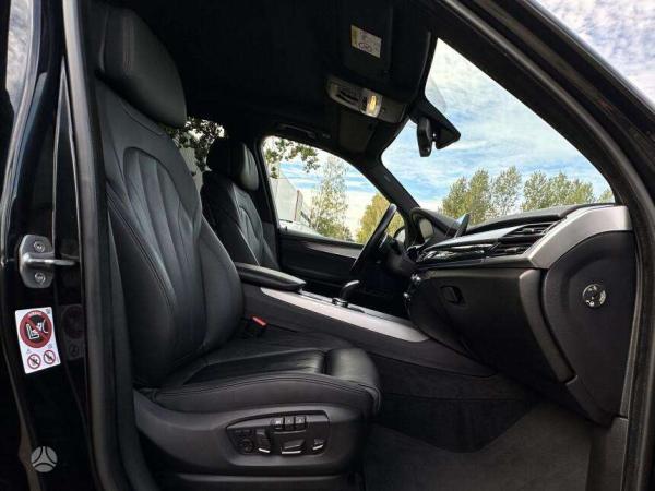 BMW X5 2015 in Riga on AUTOMOTO.COM.LV Black BMW X5 2015 in Riga, with an engine capacity of 2.99 L and mileage of 254 thousand km for 21900 €, photo 9 on AUTOMOTO.COM.LV