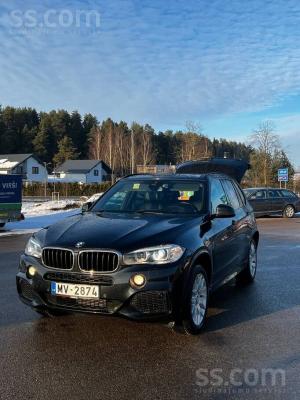 Melns BMW X5 2015 Rīga, ar dzinēja tilpumu 3.00 L un nobraukumu 220 tūkst. km par 17777 €, foto  vietnē AUTOMOTO.COM.LV