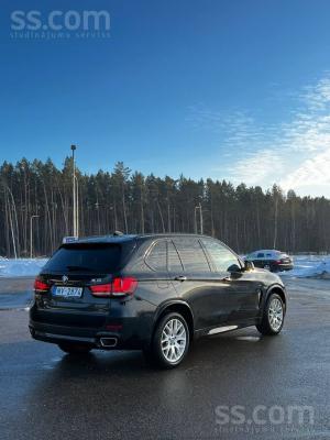 Melns BMW X5 2015 Rīga, ar dzinēja tilpumu 3.00 L un nobraukumu 220 tūkst. km par 17777 €, foto 4 vietnē AUTOMOTO.COM.LV