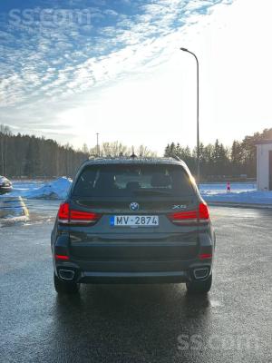 Melns BMW X5 2015 Rīga, ar dzinēja tilpumu 3.00 L un nobraukumu 220 tūkst. km par 17777 €, foto 5 vietnē AUTOMOTO.COM.LV