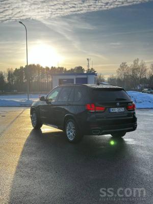 Melns BMW X5 2015 Rīga, ar dzinēja tilpumu 3.00 L un nobraukumu 220 tūkst. km par 17777 €, foto 6 vietnē AUTOMOTO.COM.LV