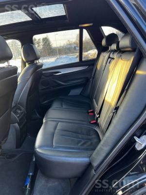 Melns BMW X5 2015 Rīga, ar dzinēja tilpumu 3.00 L un nobraukumu 220 tūkst. km par 17777 €, foto 10 vietnē AUTOMOTO.COM.LV