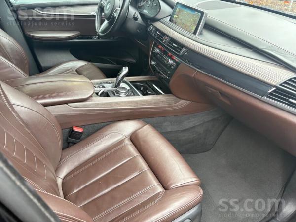 Black BMW X5 2015 in Riga, with an engine capacity of 3.00 L and mileage of 0 thousand km for 15650 €, photo 8 on AUTOMOTO.COM.LV