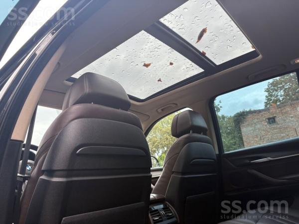 Black BMW X5 2015 in Riga, with an engine capacity of 3.00 L and mileage of 0 thousand km for 15650 €, photo 9 on AUTOMOTO.COM.LV